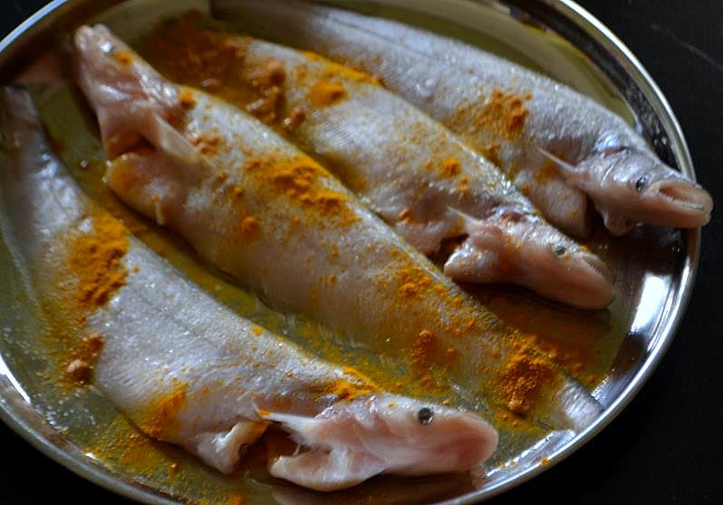 Mix and Stir: Pabda Mach r Sarshe Jhal